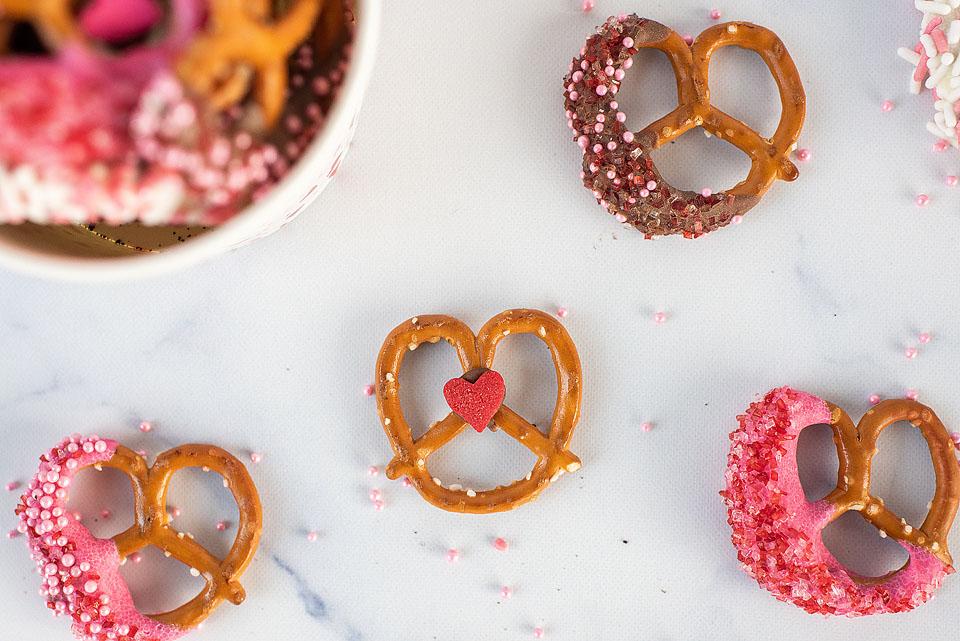 Valentine Pretzel Snack Bites | xoxoBella