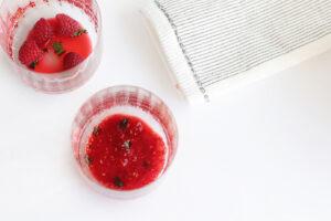 Raspberry Bourbon Smash Cocktail - xoxoBella
