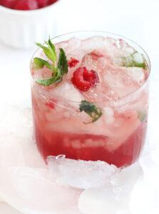 Raspberry Bourbon Smash Cocktail - xoxoBella