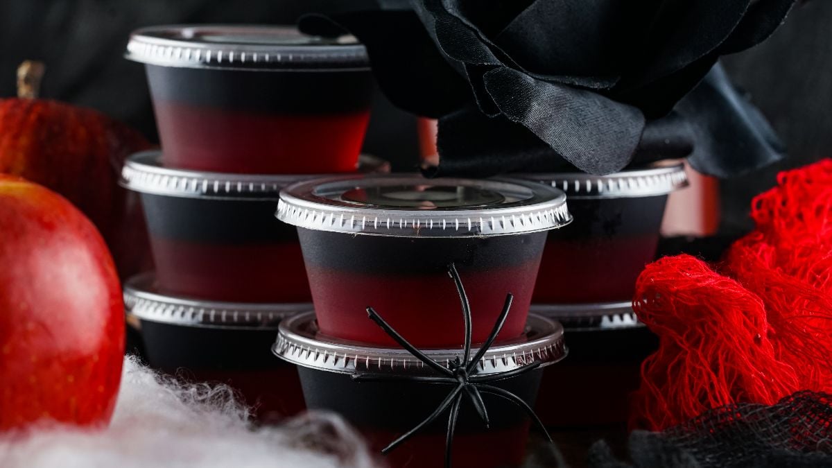 Vampire Kiss Jello Shots - xoxoBella