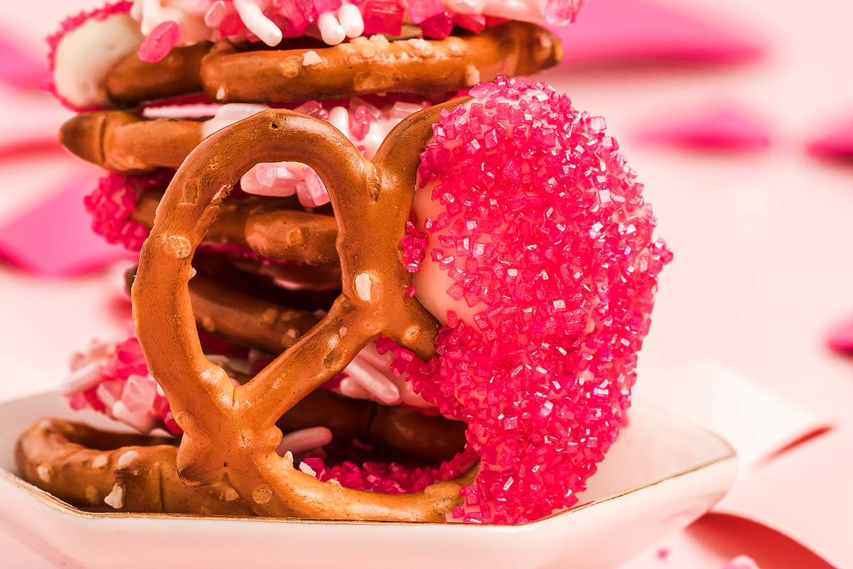 Valentine Pretzel Snack Bites - xoxoBella