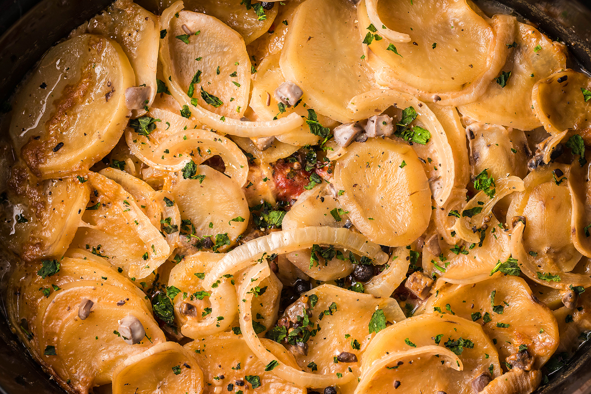 Slow Cooker Corned Beef Hash Au Gratin - xoxoBella