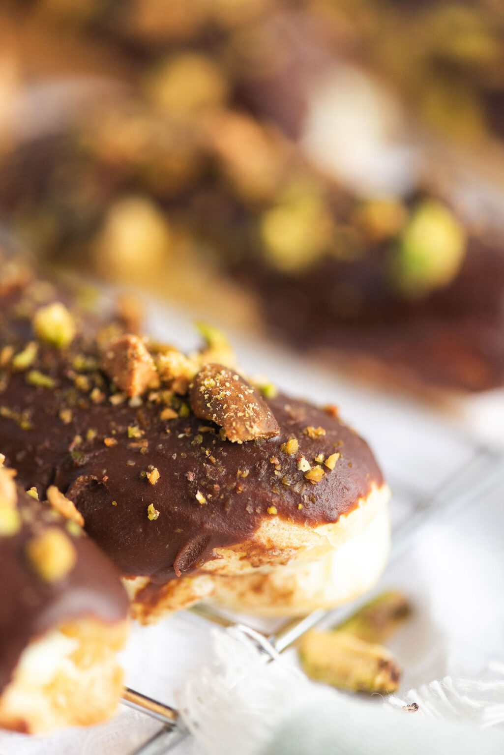 Pistachio Eclairs - xoxoBella