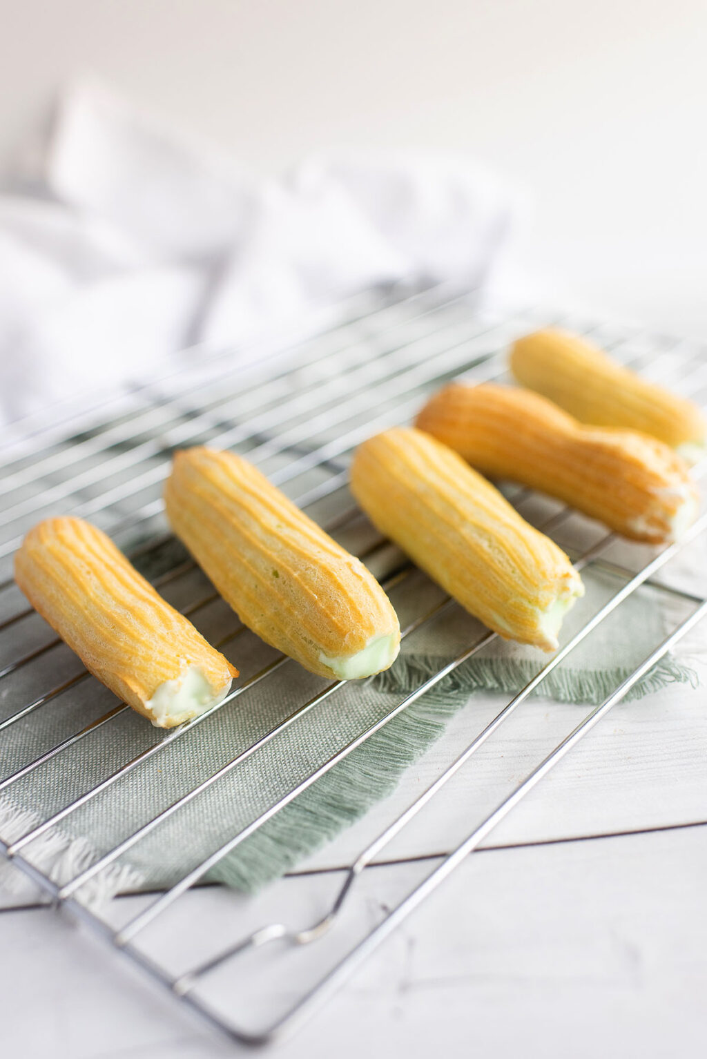 Pistachio Eclairs - xoxoBella