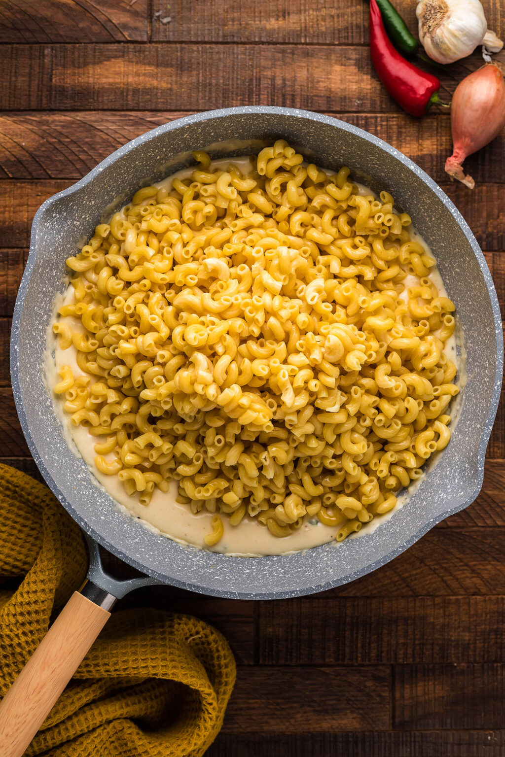 Smoked Gouda Mac and Cheese with Pancetta - xoxoBella