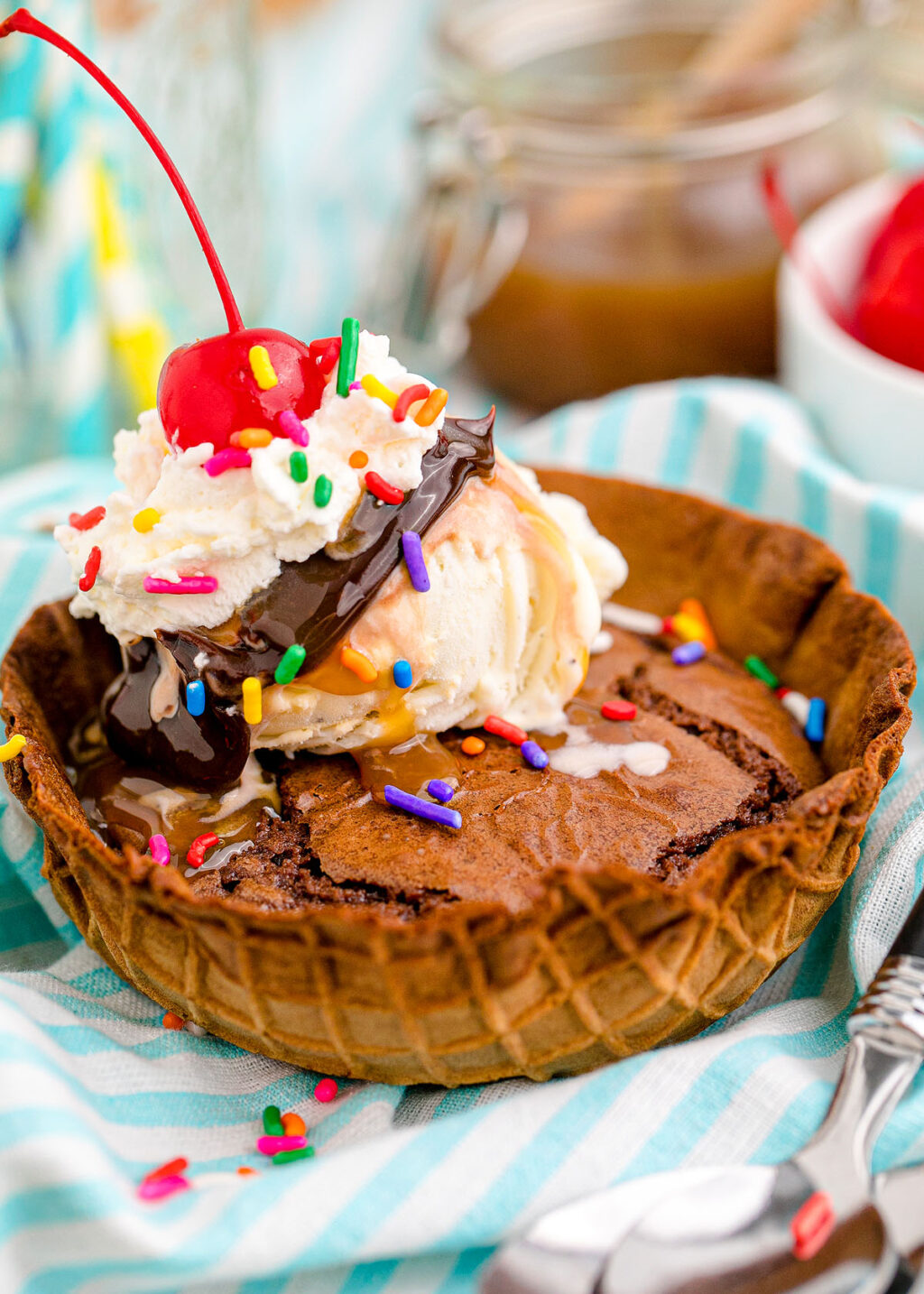 Brownie Sundae Waffle Bowls - xoxoBella
