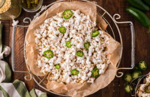 Homemade Seasoned Jalapeño Popcorn - xoxoBella