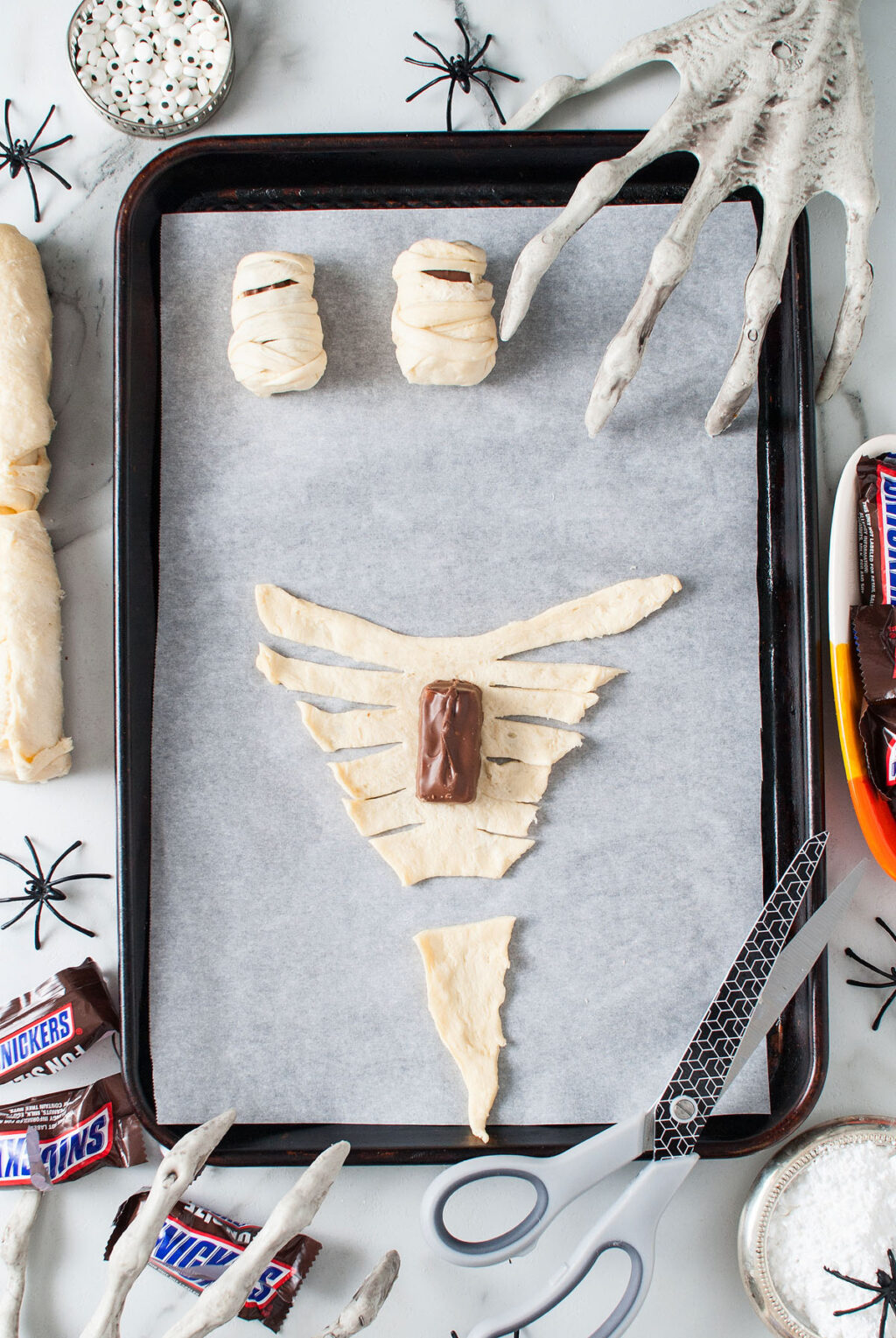 Halloween Snickers Mummy Treats - xoxoBella