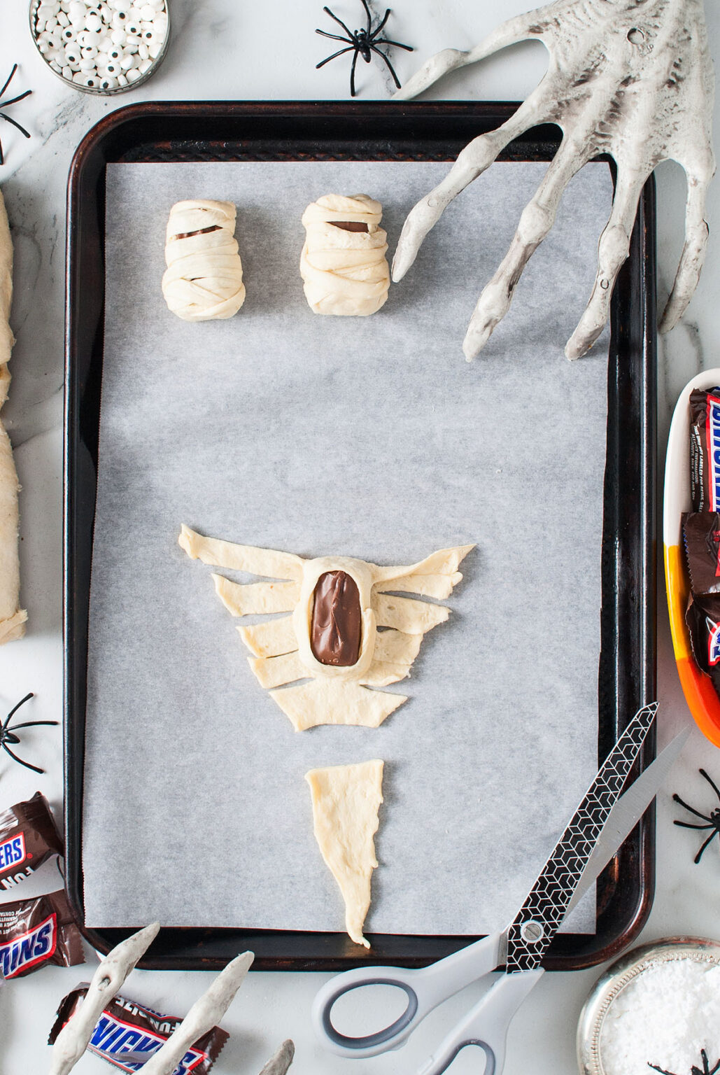 Halloween Snickers Mummy Treats - xoxoBella