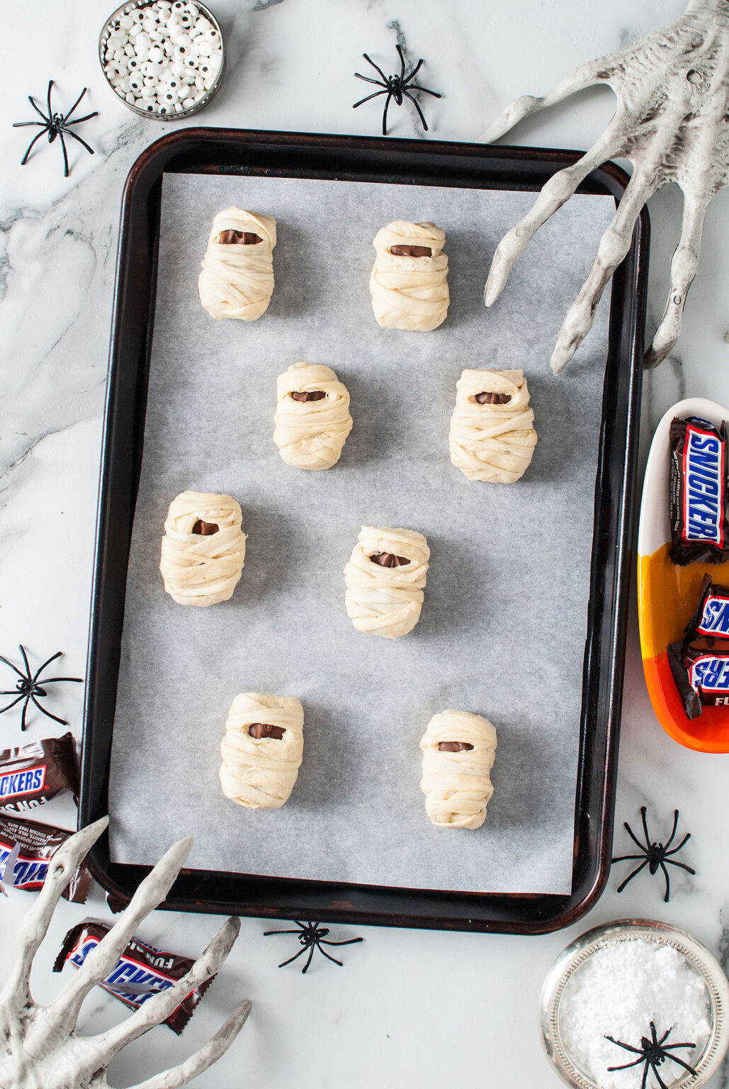 Halloween Snickers Mummy Treats - xoxoBella