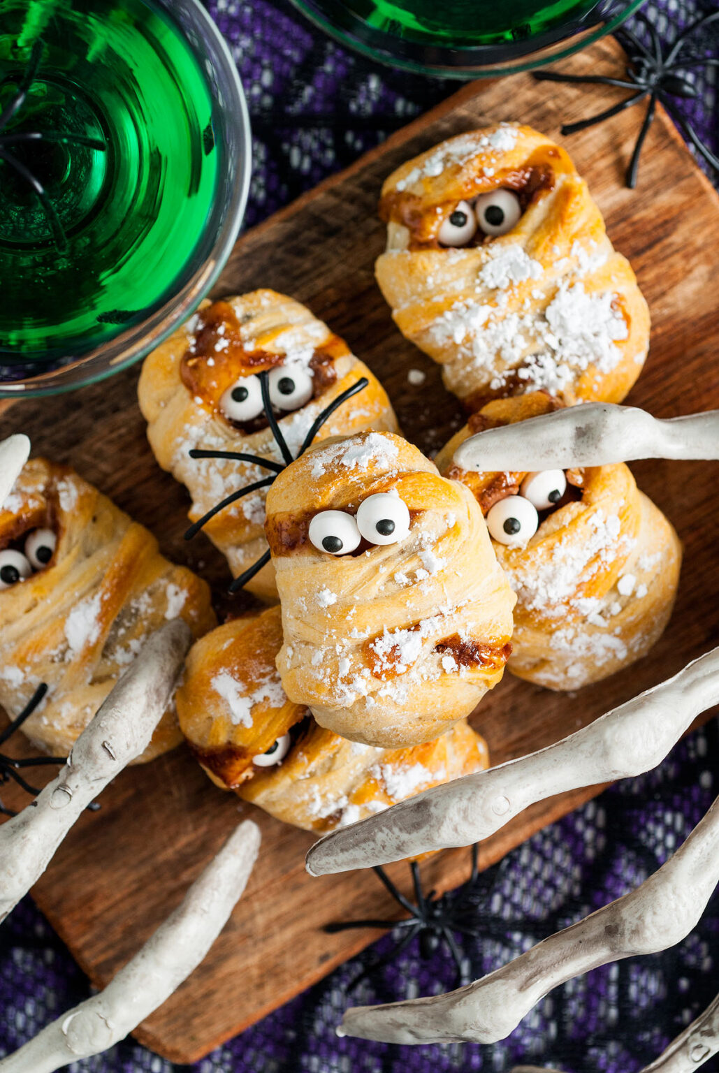 Halloween Snickers Mummy Treats - xoxoBella