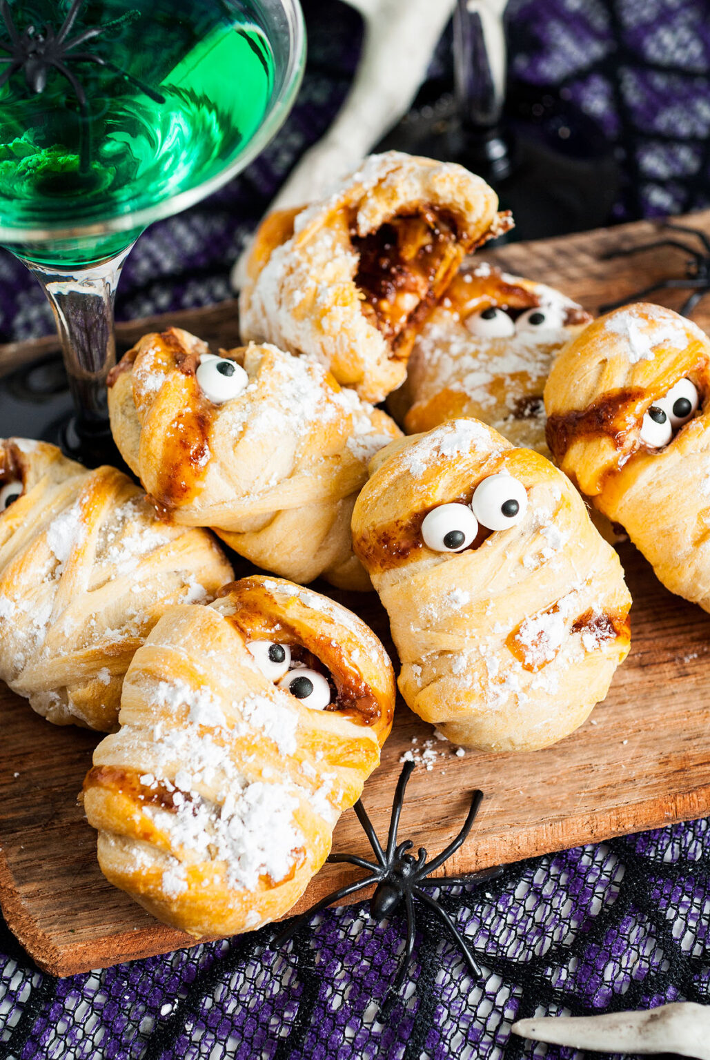 Halloween Snickers Mummy Treats - xoxoBella