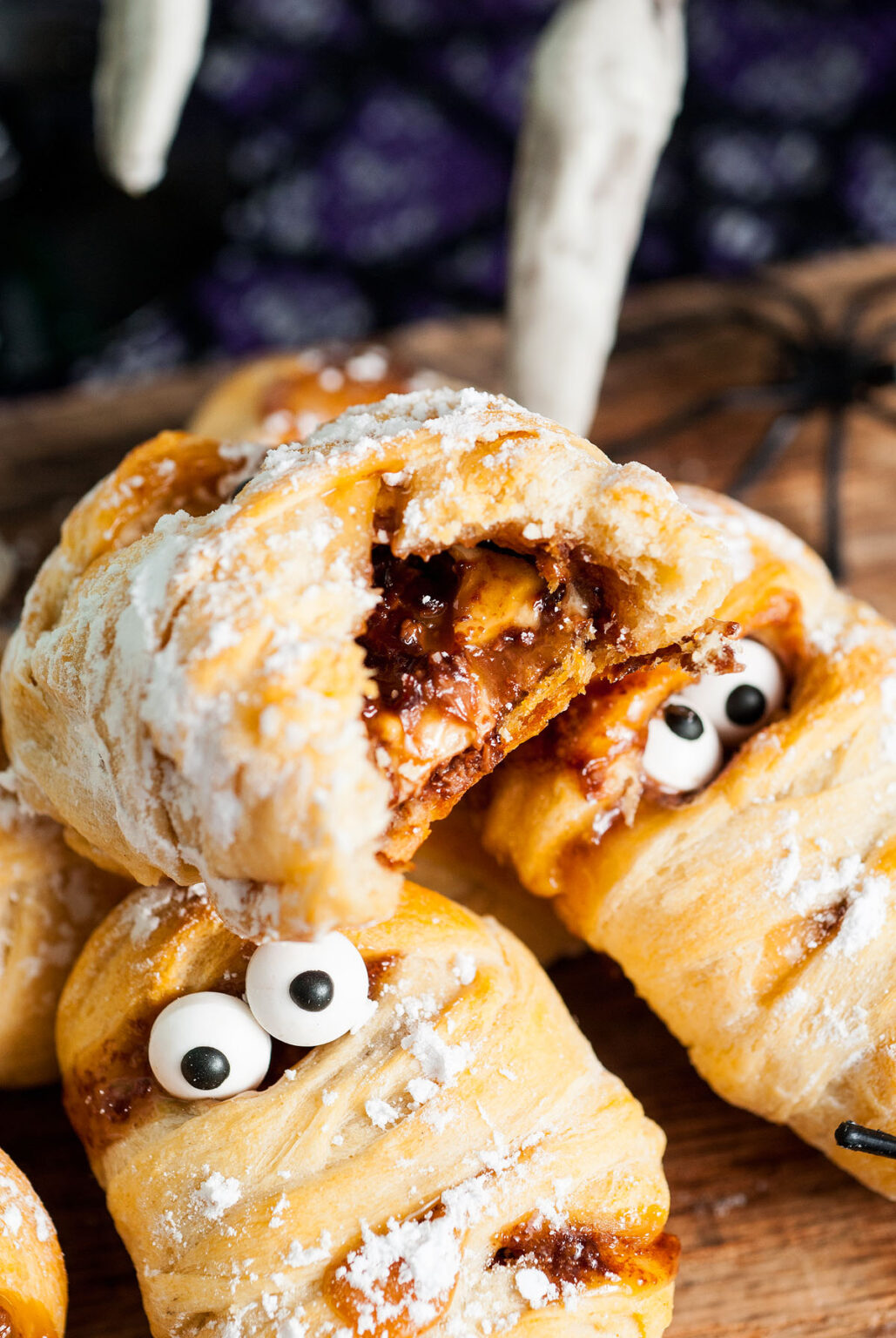 Halloween Snickers Mummy Treats - xoxoBella