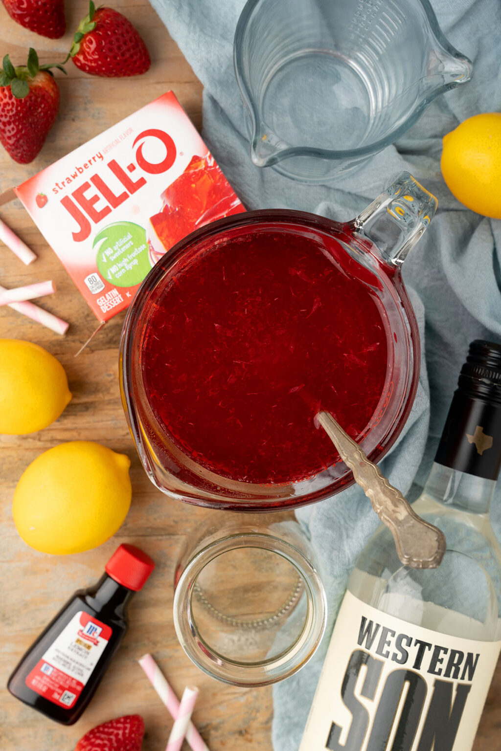Strawberry Lemonade Jello Shots - xoxoBella