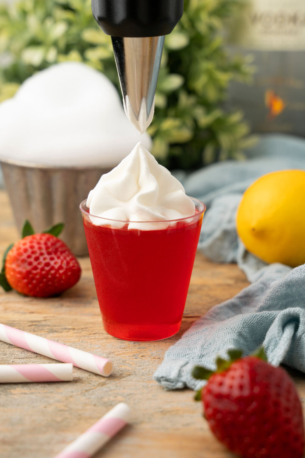 Strawberry Lemonade Jello Shots - xoxoBella