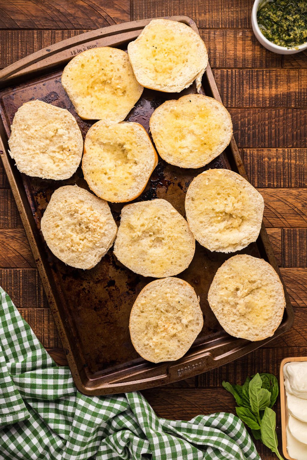 Italian Chicken Pesto Sandwich - xoxoBella