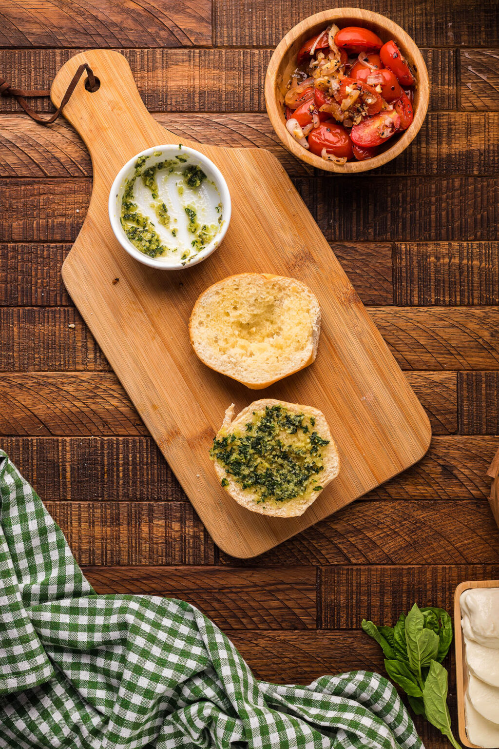 Italian Chicken Pesto Sandwich - xoxoBella