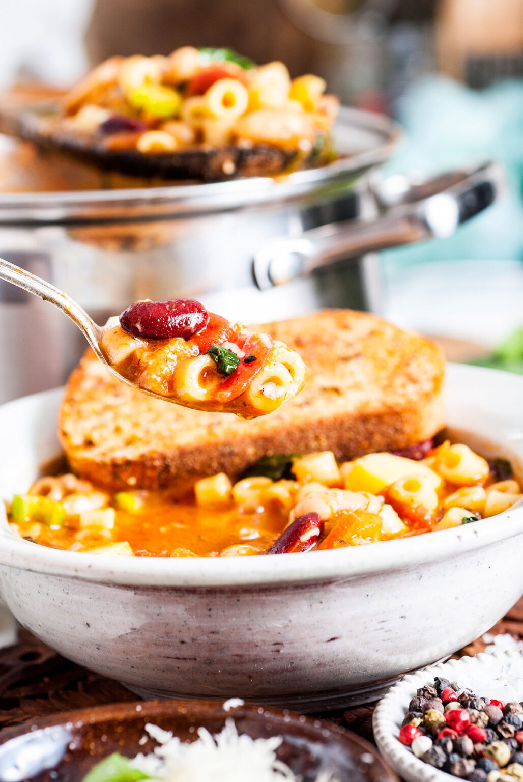Italian Minestrone Soup - xoxoBella