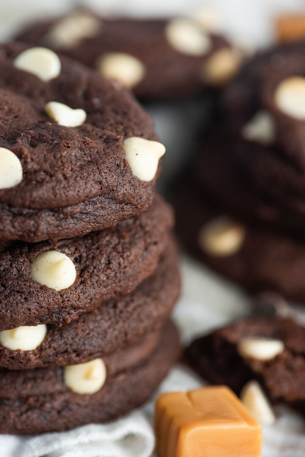 Caramel Stuffed Chocolate Cookies - xoxoBella