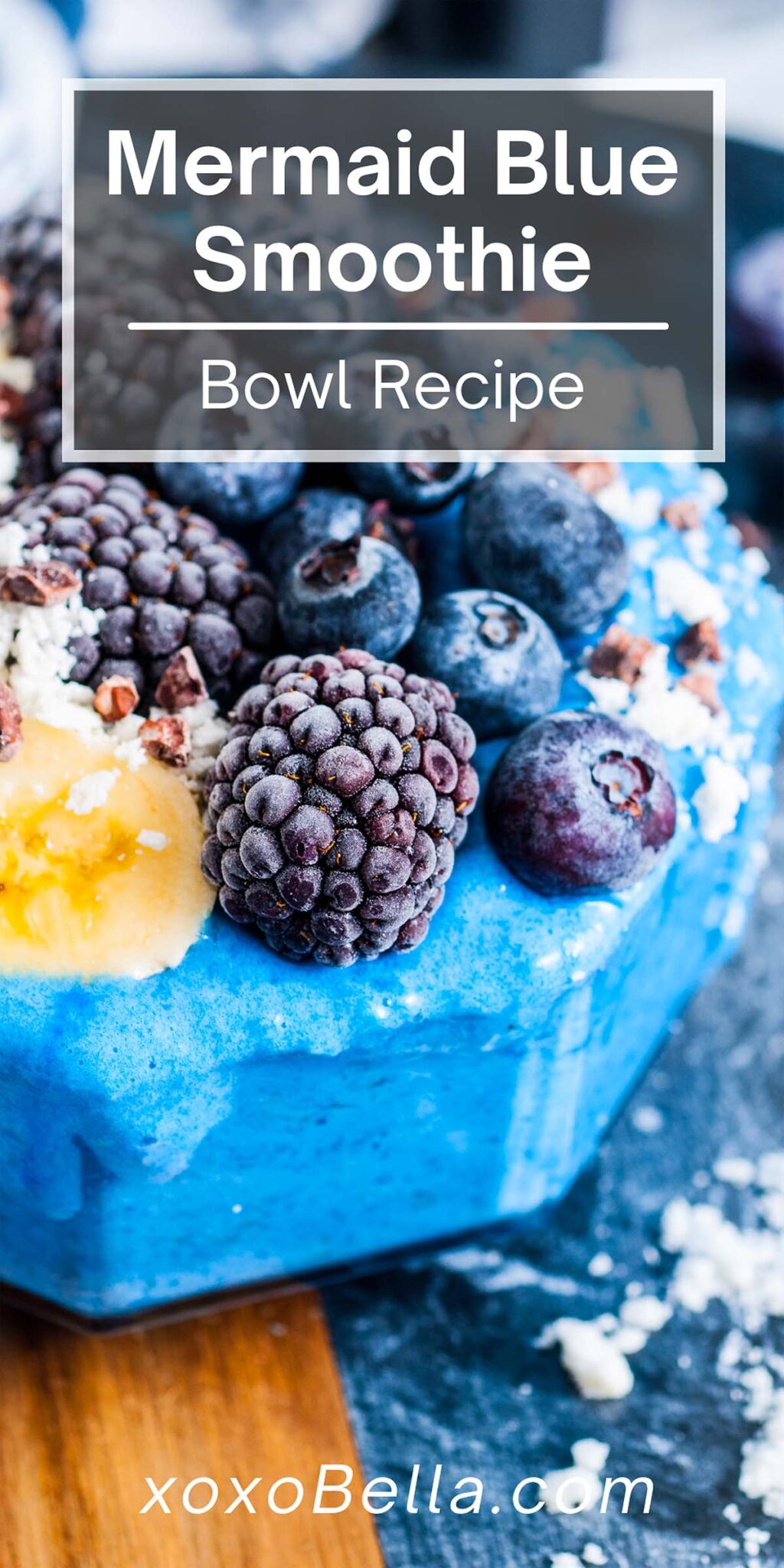 Blue Smoothie Bowl with Spirulina - xoxoBella