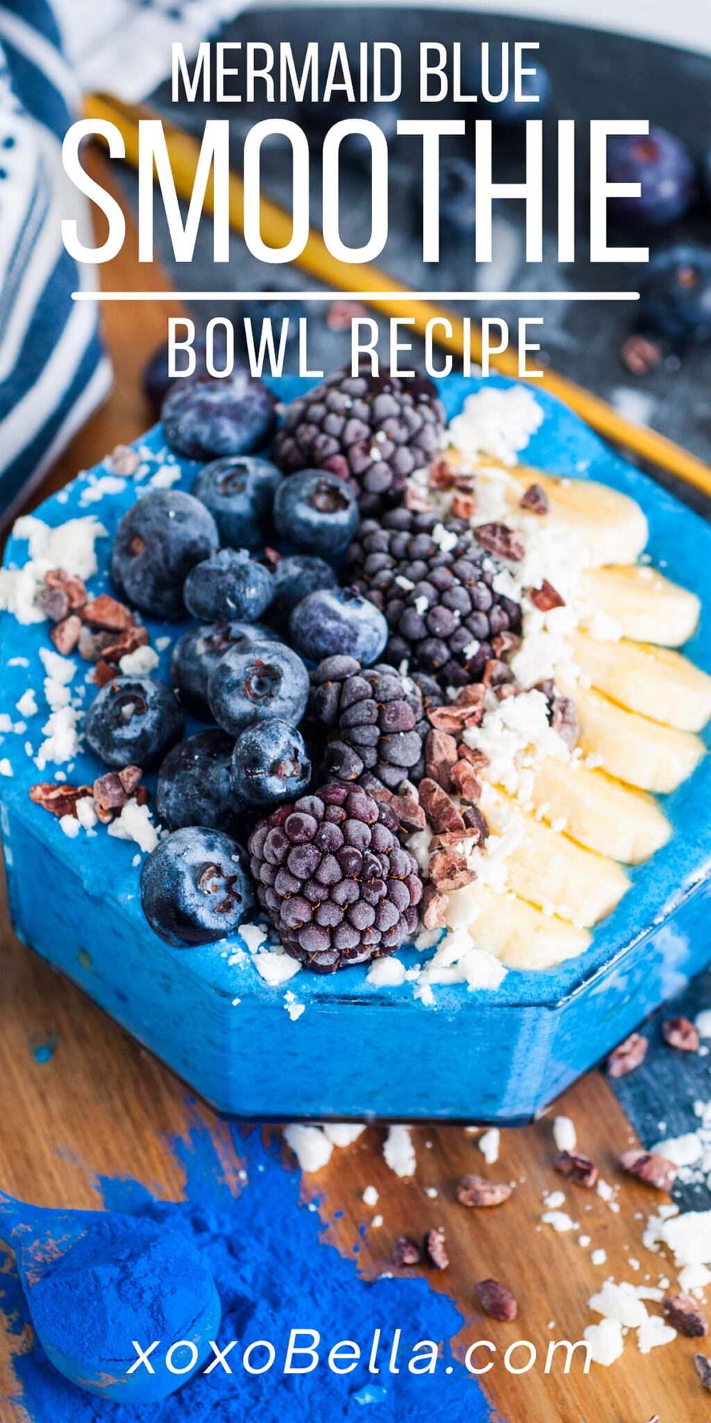 Blue Smoothie Bowl with Spirulina - xoxoBella