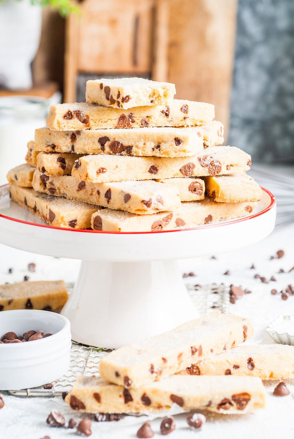 Chocolate Chip Shortbread Cookies - xoxoBella