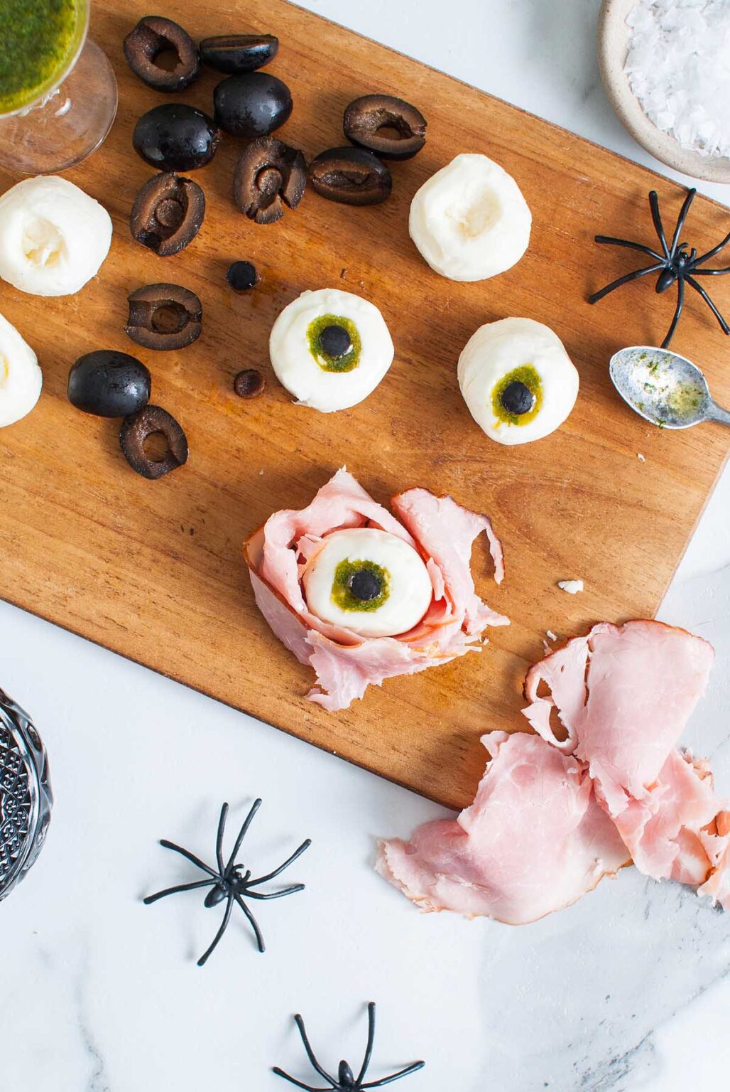 Halloween Antipasto Eyeballs Appetizer - xoxoBella