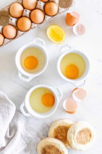 Sheet Pan Eggs Benedict - xoxoBella