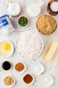 Easy Gingerbread Man Cookies - xoxoBella