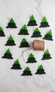 How to Make a Felt Christmas Tree Garland - xoxoBella