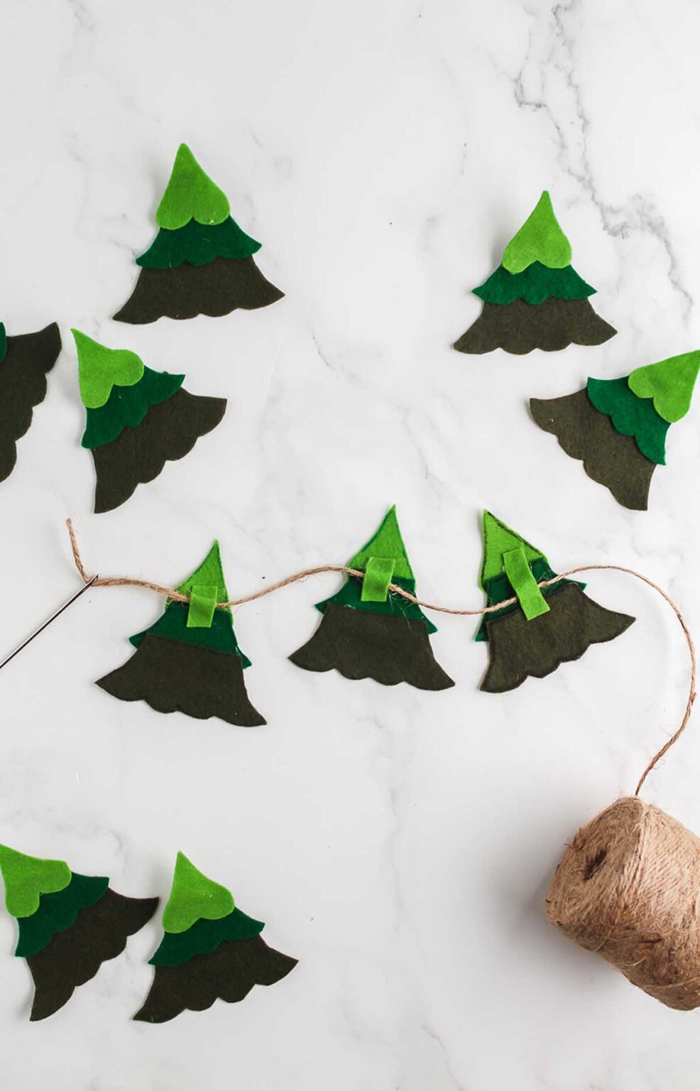 How to Make a Felt Christmas Tree Garland - xoxoBella