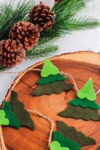 How to Make a Felt Christmas Tree Garland - xoxoBella