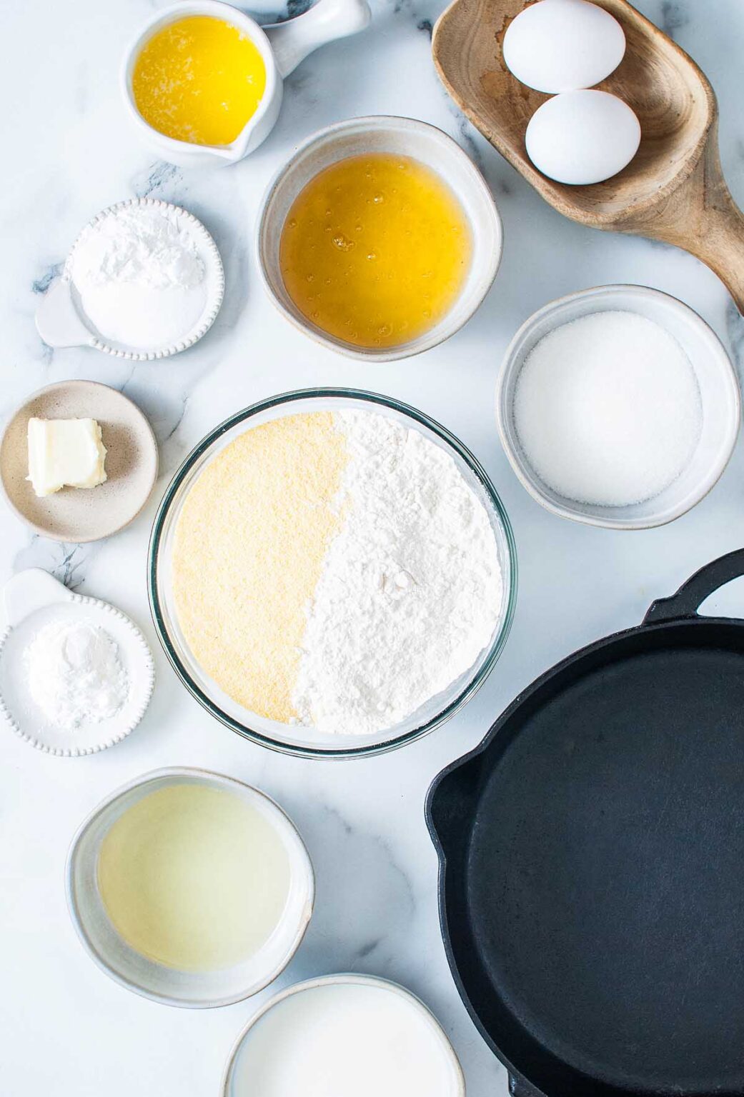 Sweet Skillet Cornbread - xoxoBella