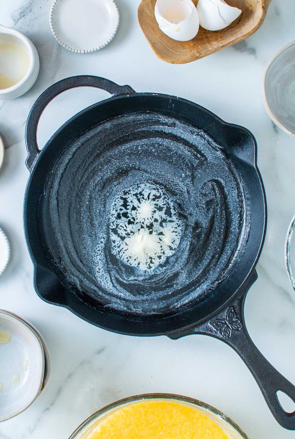 Sweet Skillet Cornbread - xoxoBella