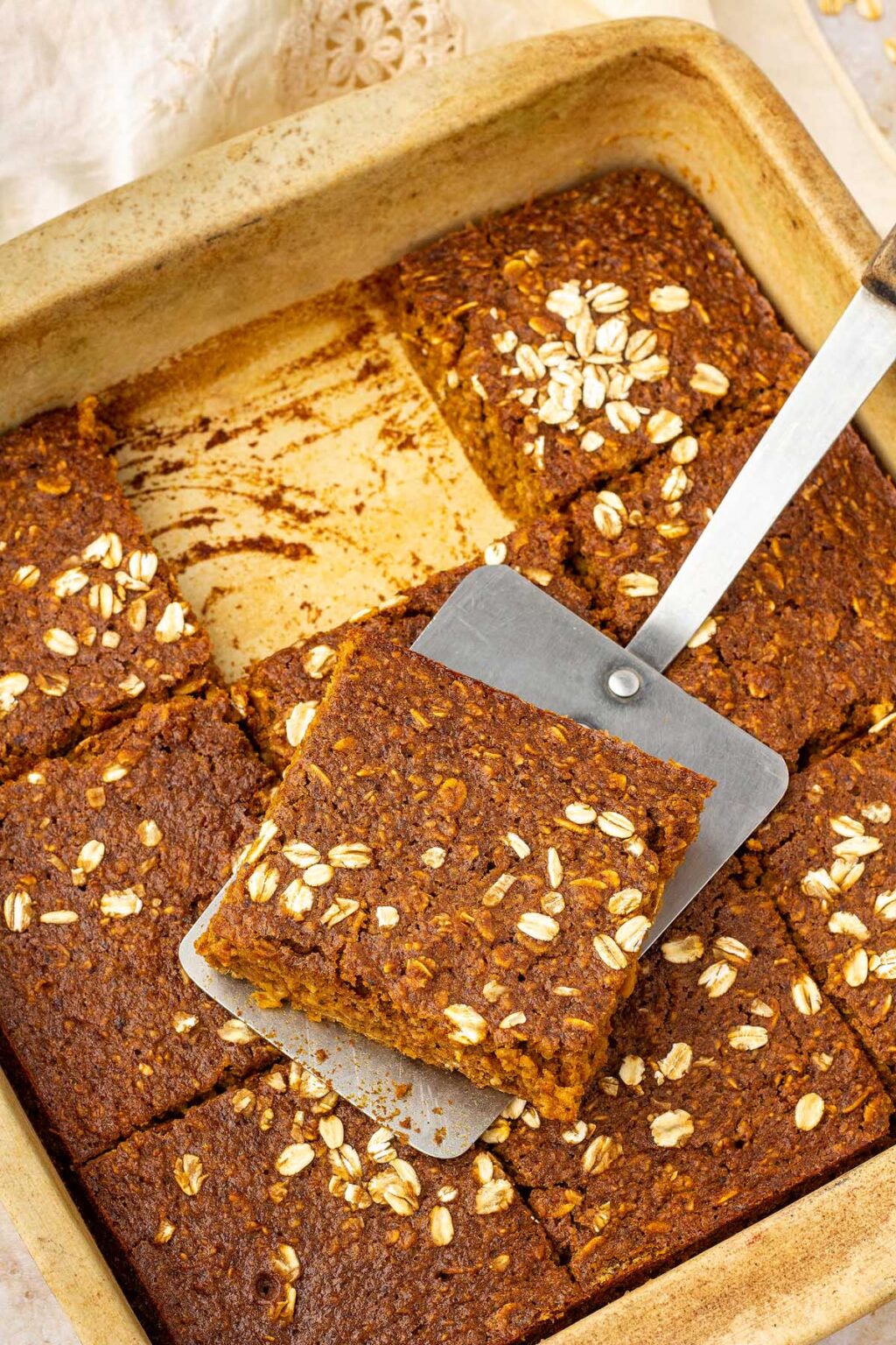 Gingerbread Baked Oatmeal Bars - xoxoBella