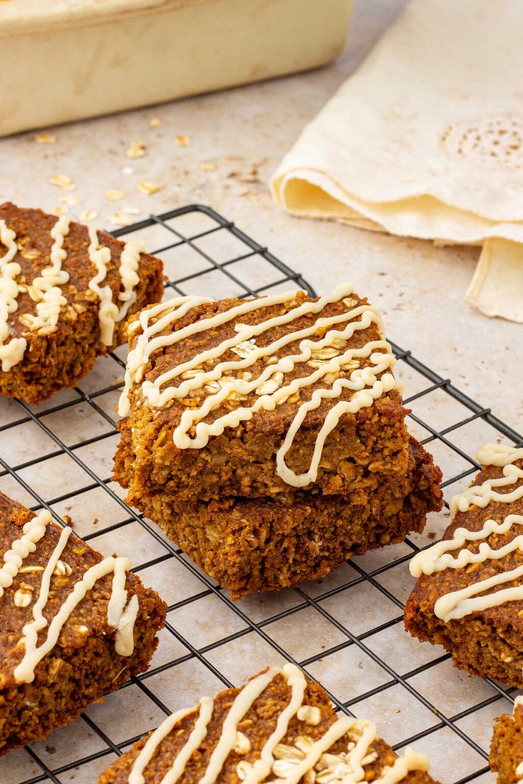 Gingerbread Baked Oatmeal Bars - xoxoBella