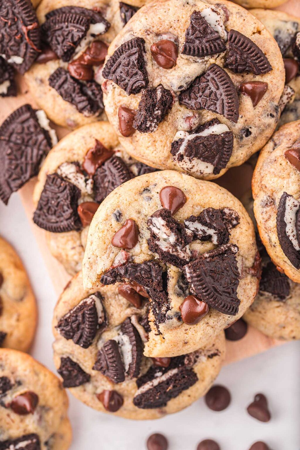 Oreo Chocolate Chip Cookies - xoxoBella