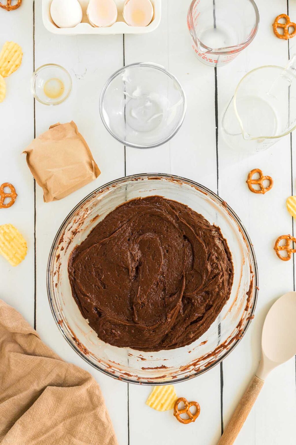 Chocolate Peanut Butter Kitchen Sink Cupcakes - xoxoBella