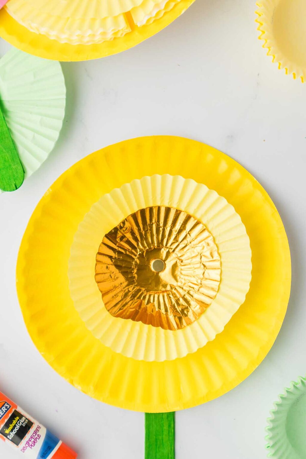 Cute Paper Plate Flower Craft - xoxoBella