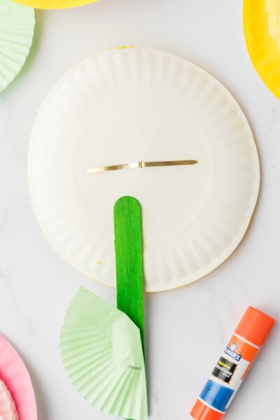Cute Paper Plate Flower Craft - xoxoBella