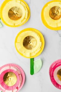 Cute Paper Plate Flower Craft - xoxoBella