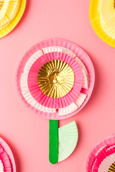 Cute Paper Plate Flower Craft - xoxoBella