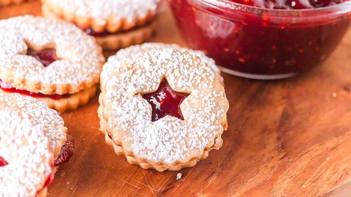 25 Vintage Christmas Cookies Everyone Grew Up With