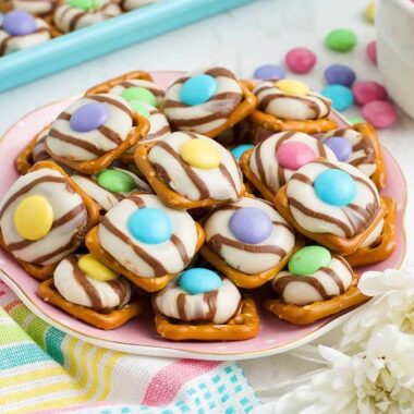 Spring Pretzel Bites - xoxoBella