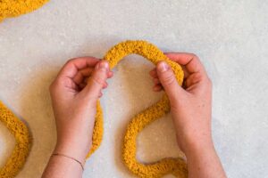 How to Make a Chunky Hand Knit Blanket - xoxoBella