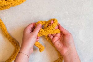 How to Make a Chunky Hand Knit Blanket - xoxoBella