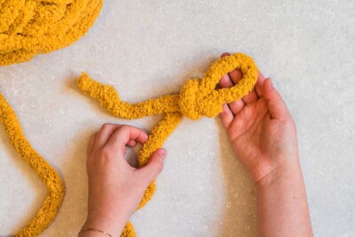 How to Make a Chunky Hand Knit Blanket - xoxoBella