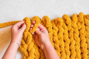 How to Make a Chunky Hand Knit Blanket - xoxoBella