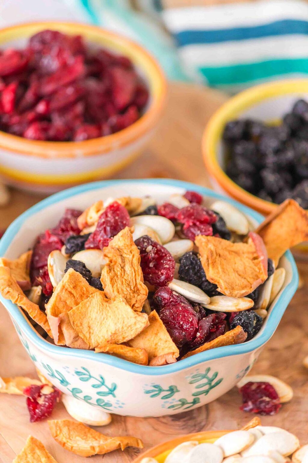 How to Build a Trail Mix - xoxoBella