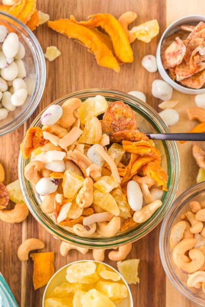 How to Build a Trail Mix - xoxoBella